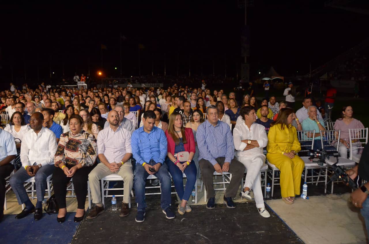 Miles disfrutaron del concierto “Perico ripiao sinfónico” – Flow Magazine